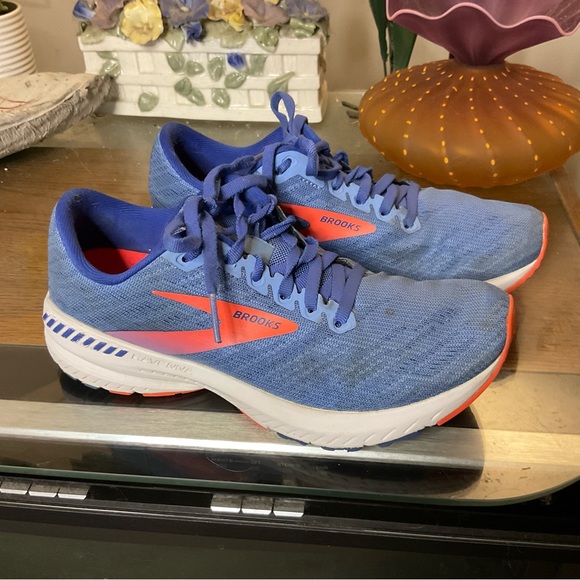 Brooks | Shoes | Brooks Womens Ravenna 1 Running Shoes Sz 65 | Poshmark